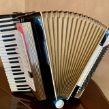 Scandalli M230/2 – 120 Bass Compact – Accordion Shop